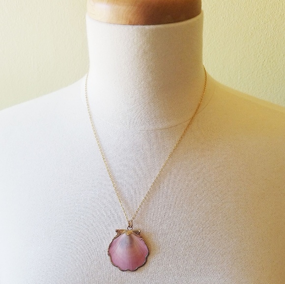 Jewelry | Vintage Seashell Necklace Pink White Opalescent | Poshmark
